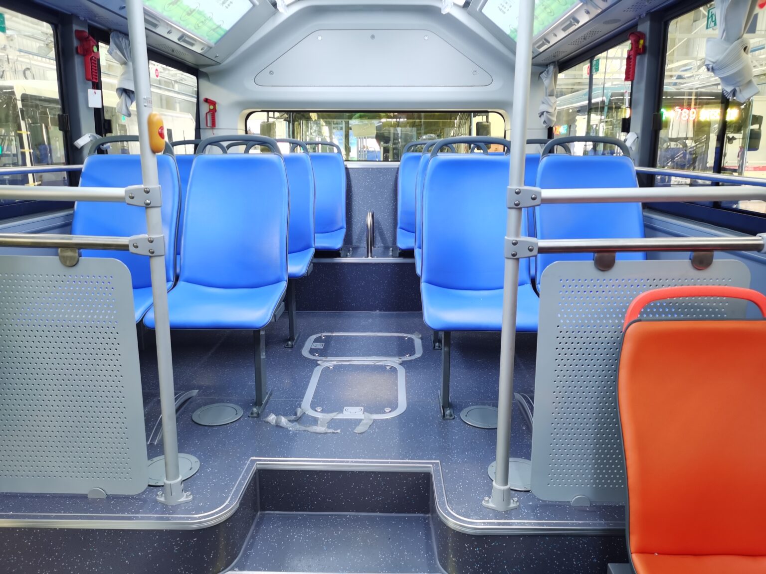What is anti-slip vinyl bus flooring? - AugustFlooring